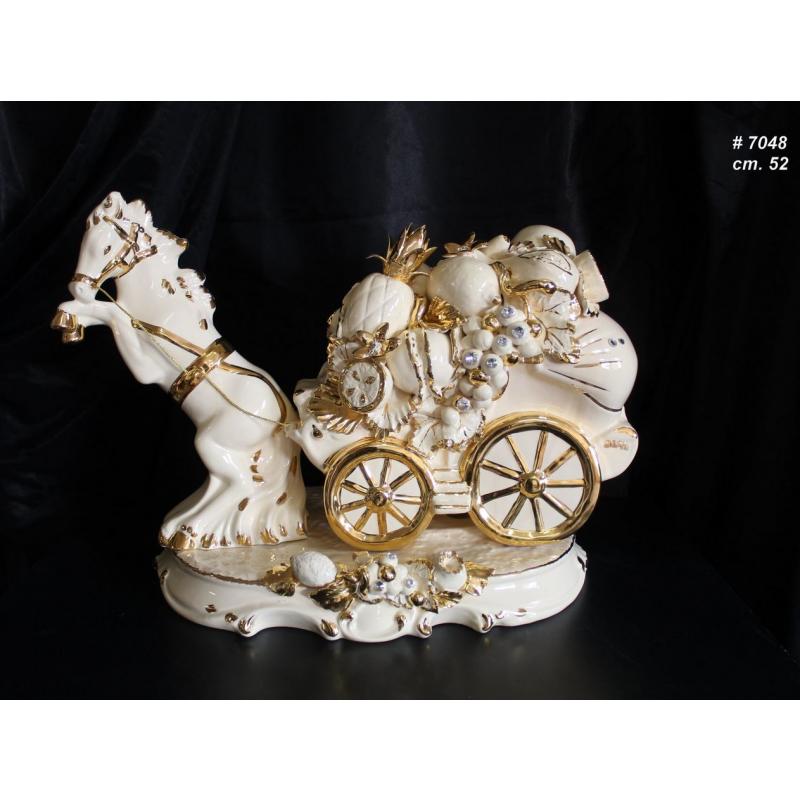 Ceramiczna kareta z koniem do oryginalnych wnętrz
