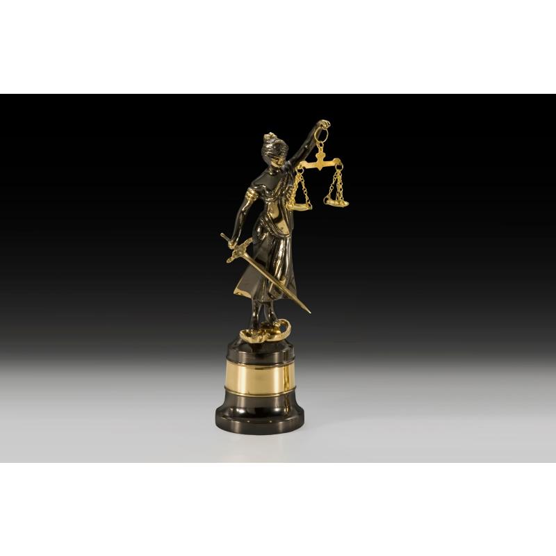 Gustowna figura Temidy