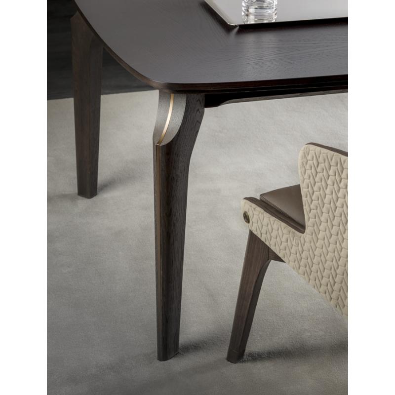 Duży luksusowy włoski stół